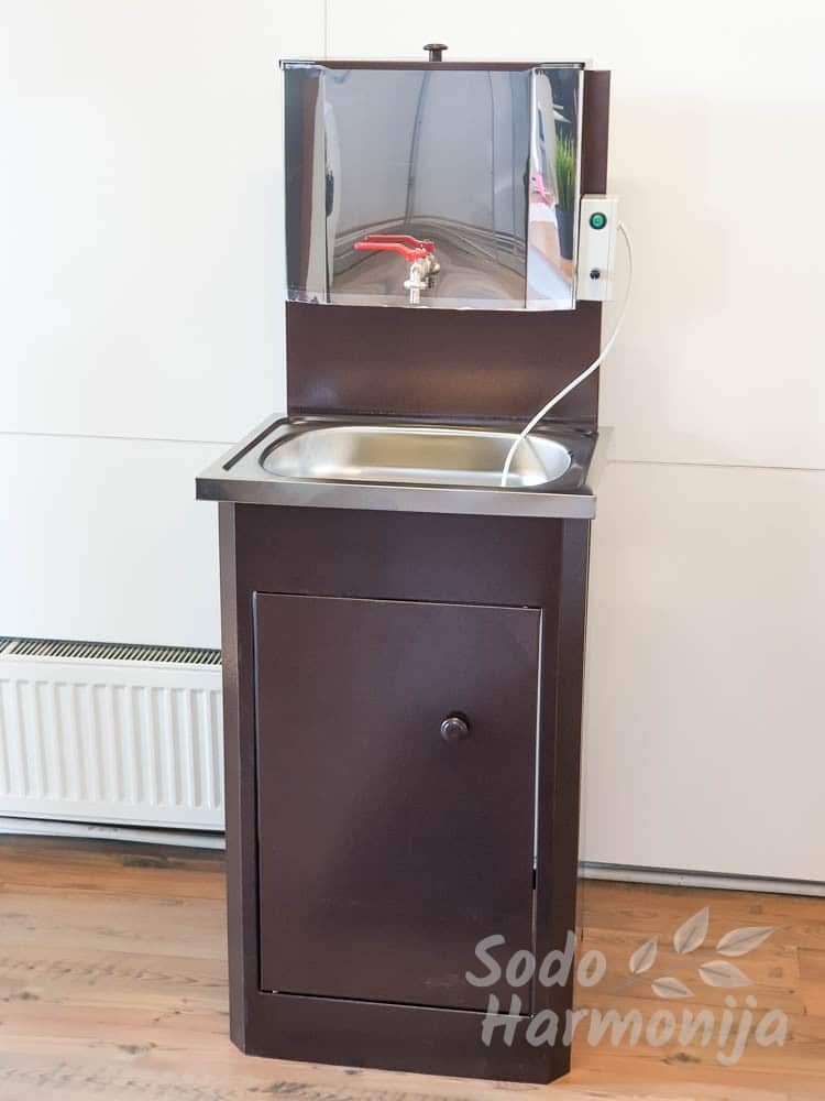 Lauko tualetas iš metalinės konstrukijos | SodoHarmonija.lt